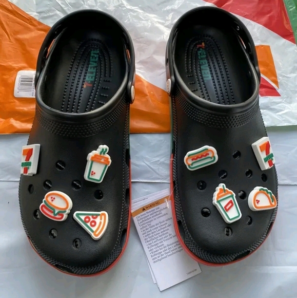 CROCS | Shoes | 7eleven X Crocs Classic Clog 71 Exclusive Black Size 1 ...